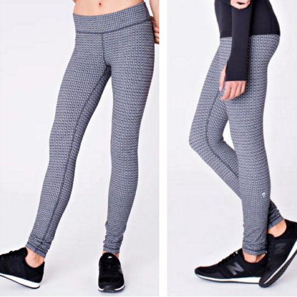 Ivivva | Bottoms | Ivivva Rhythmic Tight Digi Weave Black Silver Fox | Poshmark